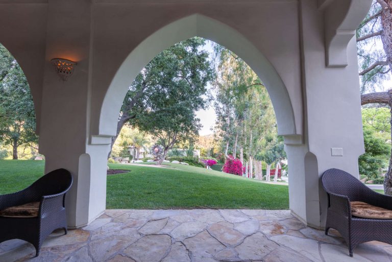 Cher's Original Mansion - Luxe Beat Magazine
