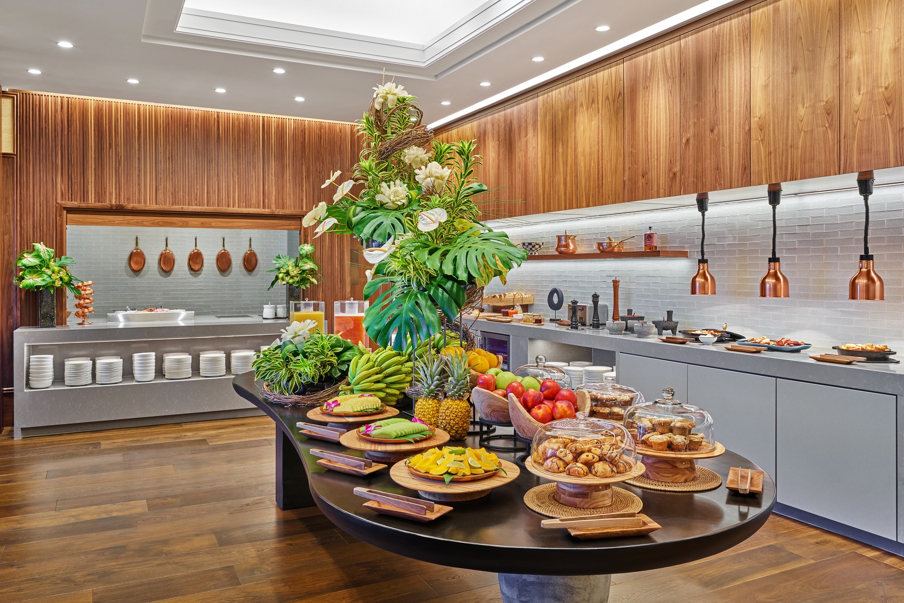 Ritz-Carlton Kapalua, Maui: Serene Views, Fabulous Food And a New Club ...