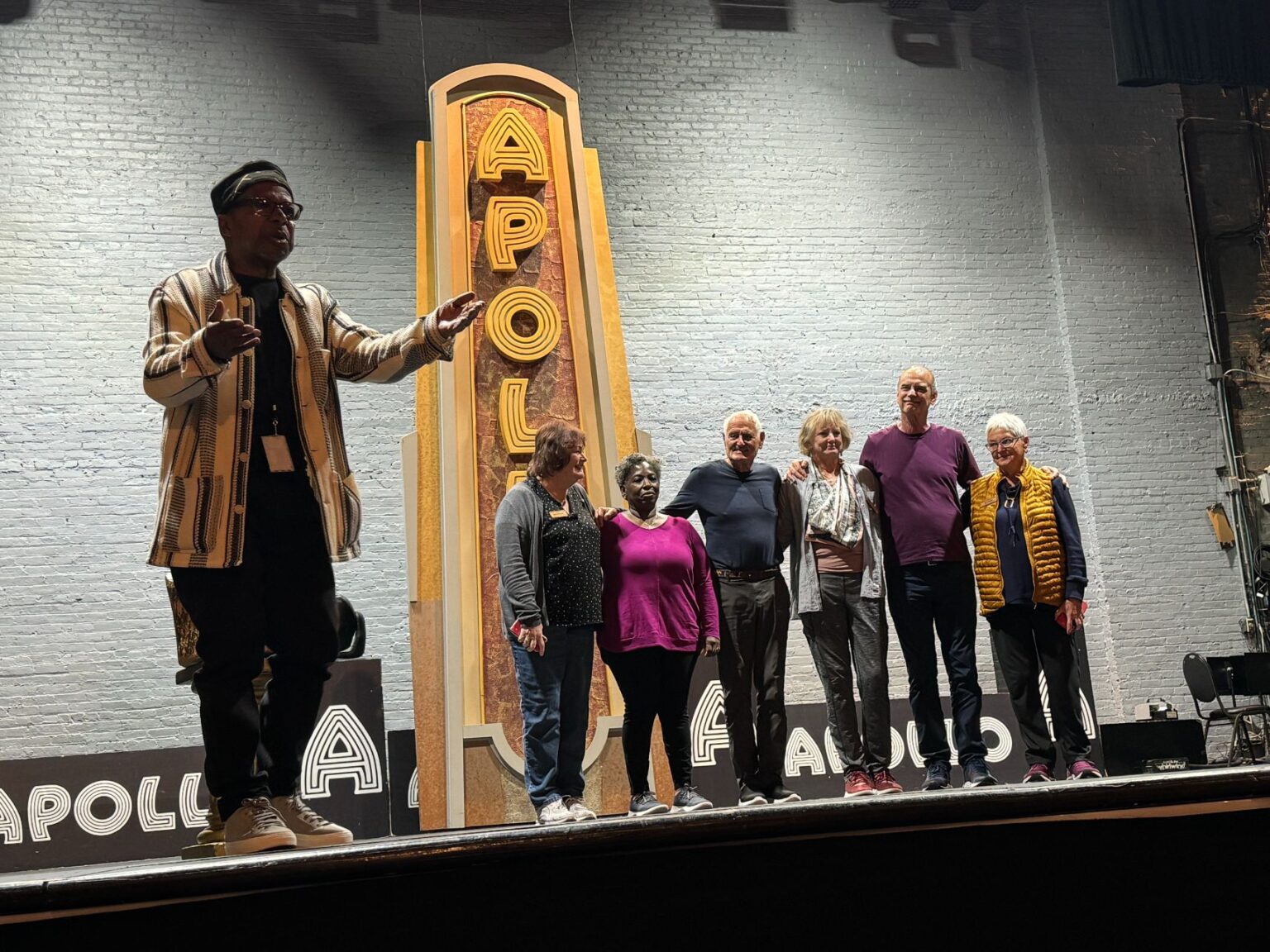 Explore the iconic Apollo Theater on a behind-the-scenes tour - Luxe ...