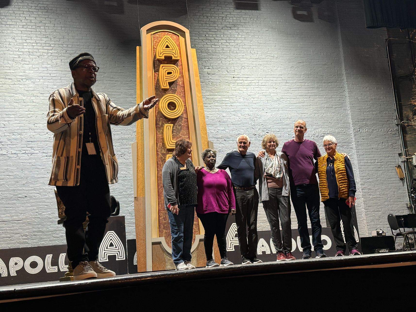 Explore the iconic Apollo Theater on a behind-the-scenes tour - Luxe ...